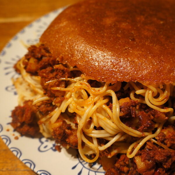 Vegan Iranian Spaghetti Bolognese - Macaroni with tahdig - ماکارونی ...